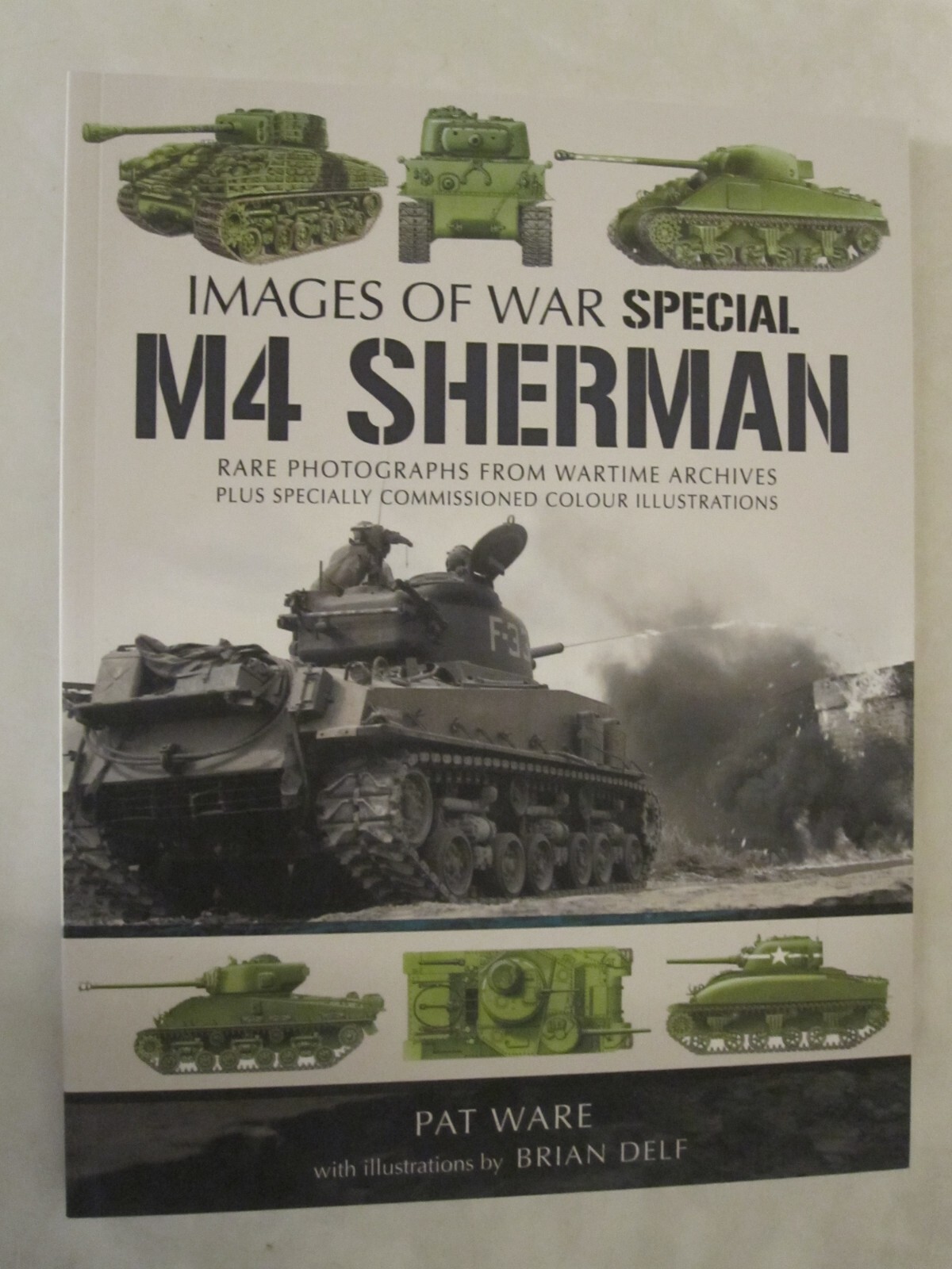 M4 Sherman by Images of War, 90 color and black and white photos, 8 ...