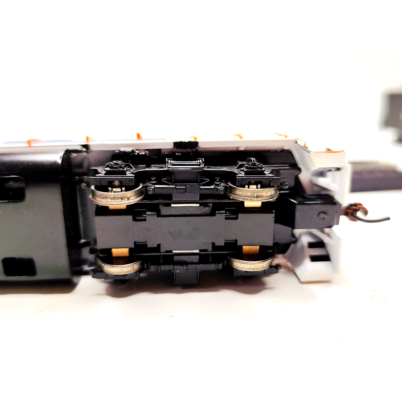 HO Athearn Florida Tri Rail EMD GP50 #817 Powered Engine Locomotive | eBay