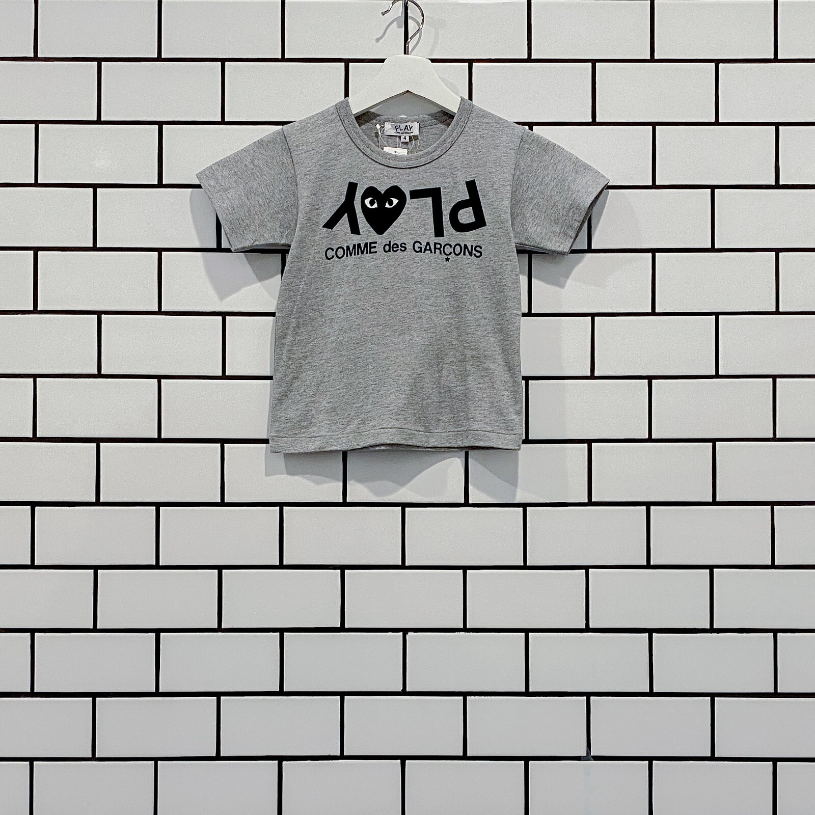 COMME DES GARCONS CDG PLAY KIDS INVERTED TEXT TEE AZ-T581-100-1 | eBay