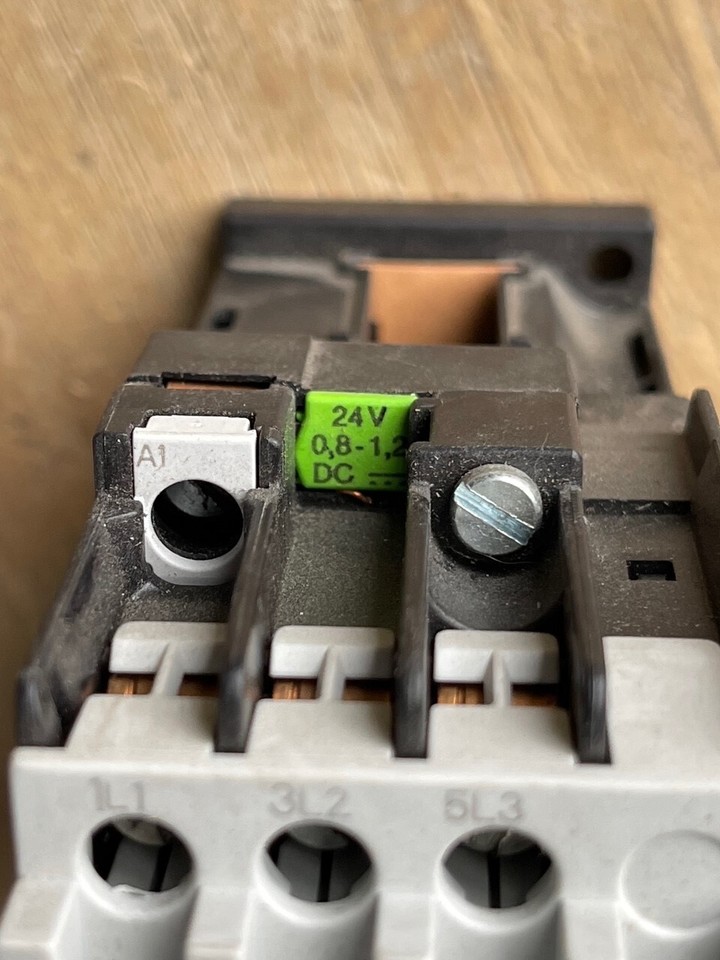 SIEMENS 3TF30 MOTOR STARTER CONTACTOR 3TF3000-0B 24VDC COIL 20A 600VAC ...