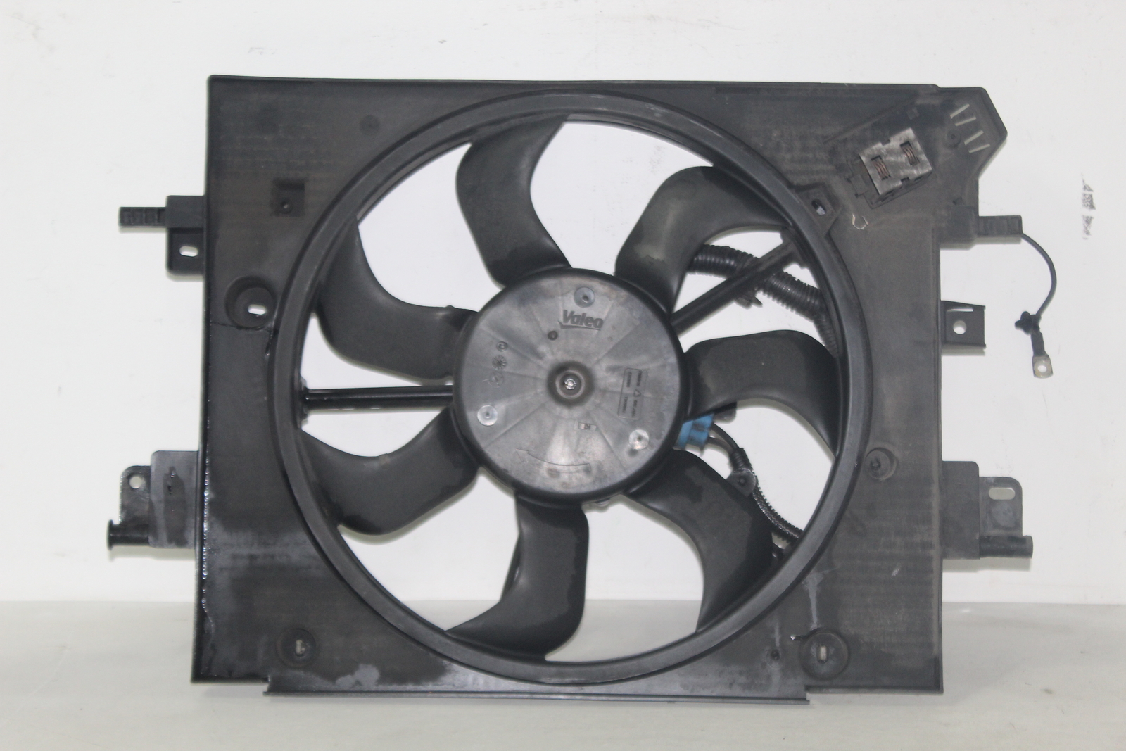 Blower Motor Radiator Fan 214811626R Duster Original Valeo for sale ...
