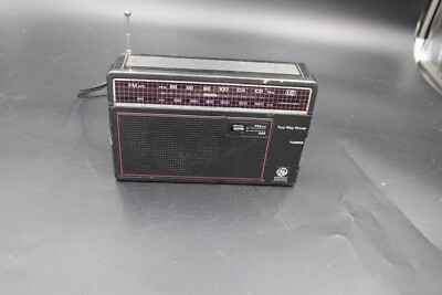 Vintage GE Radio General Electric AM FM Two-Way Power Portable Model 7 ...