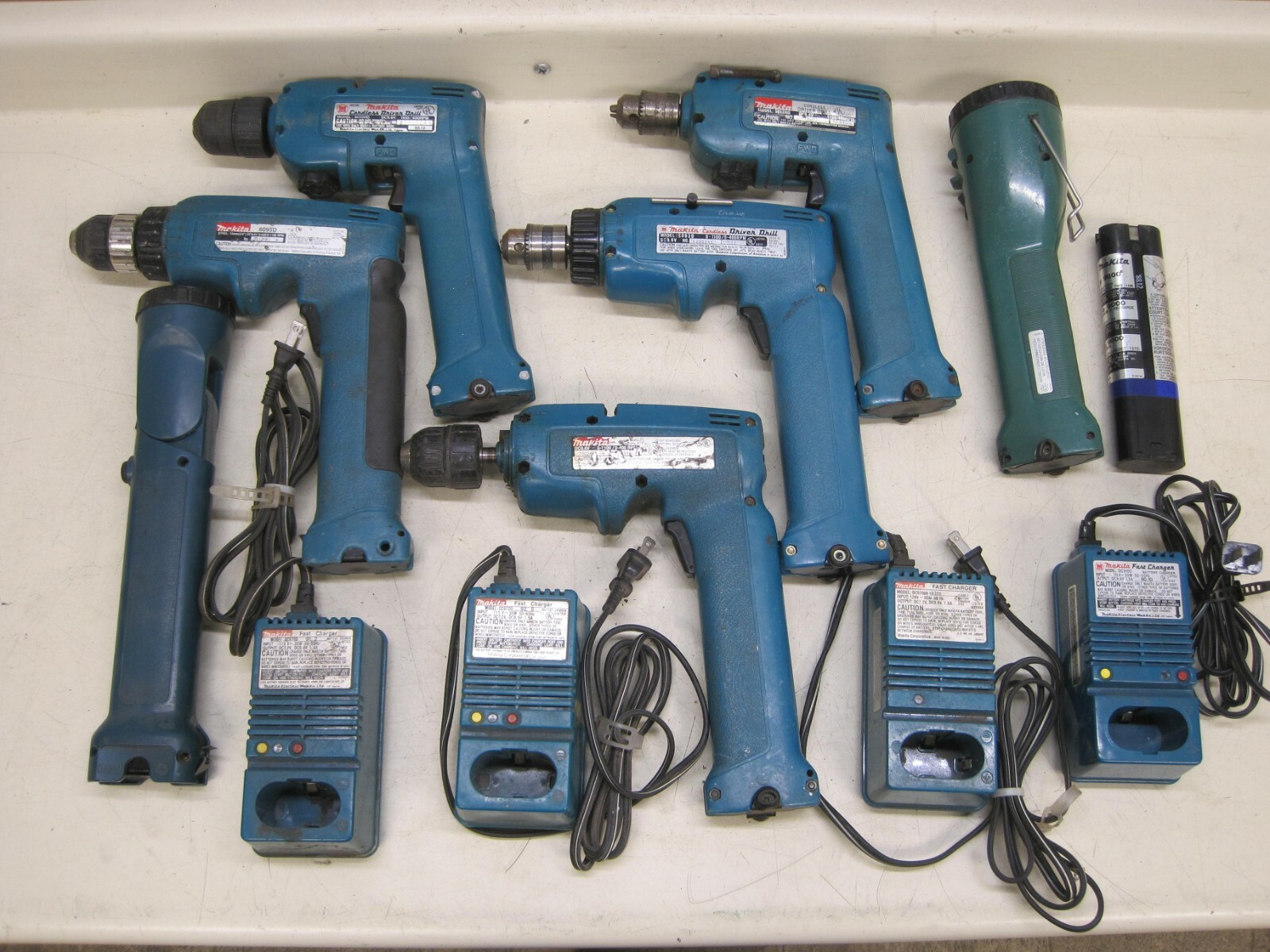 Large Lot Of miscellaneous 9V Makita Handheld Power Tools FREE SHIPPING ...