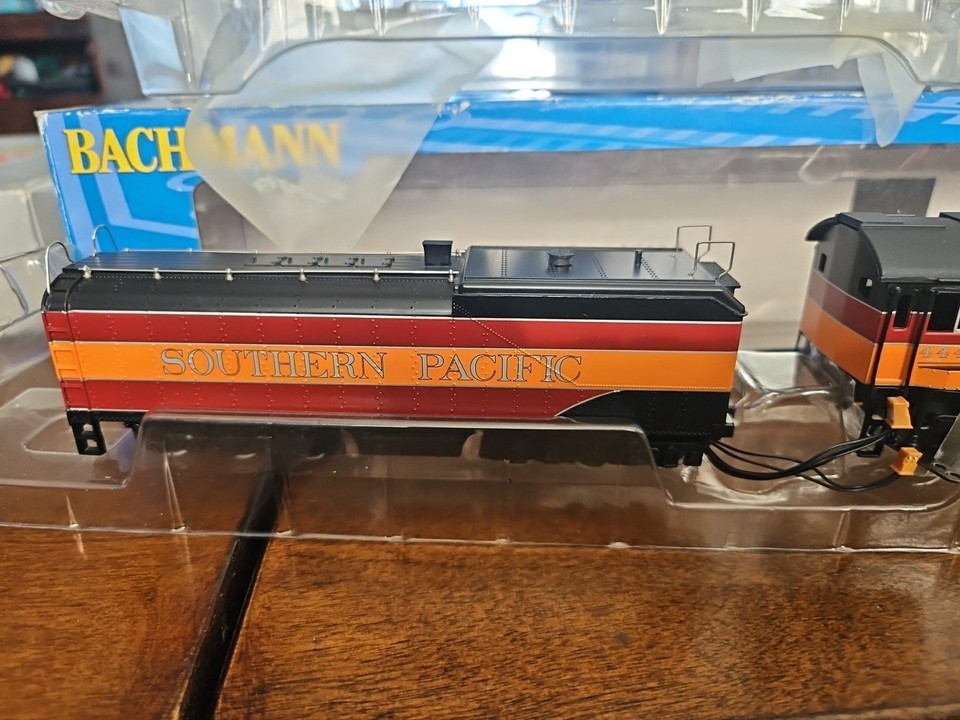 Bachmann 50202 HO Scale SP GS4 4-8-4 Steam Locomotive & Tender #4446 w ...