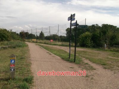 PHOTO THAMES PATH JUNCTION NEAR THAMESMEAD GOLF DRIVING RANGE THE LONG ...