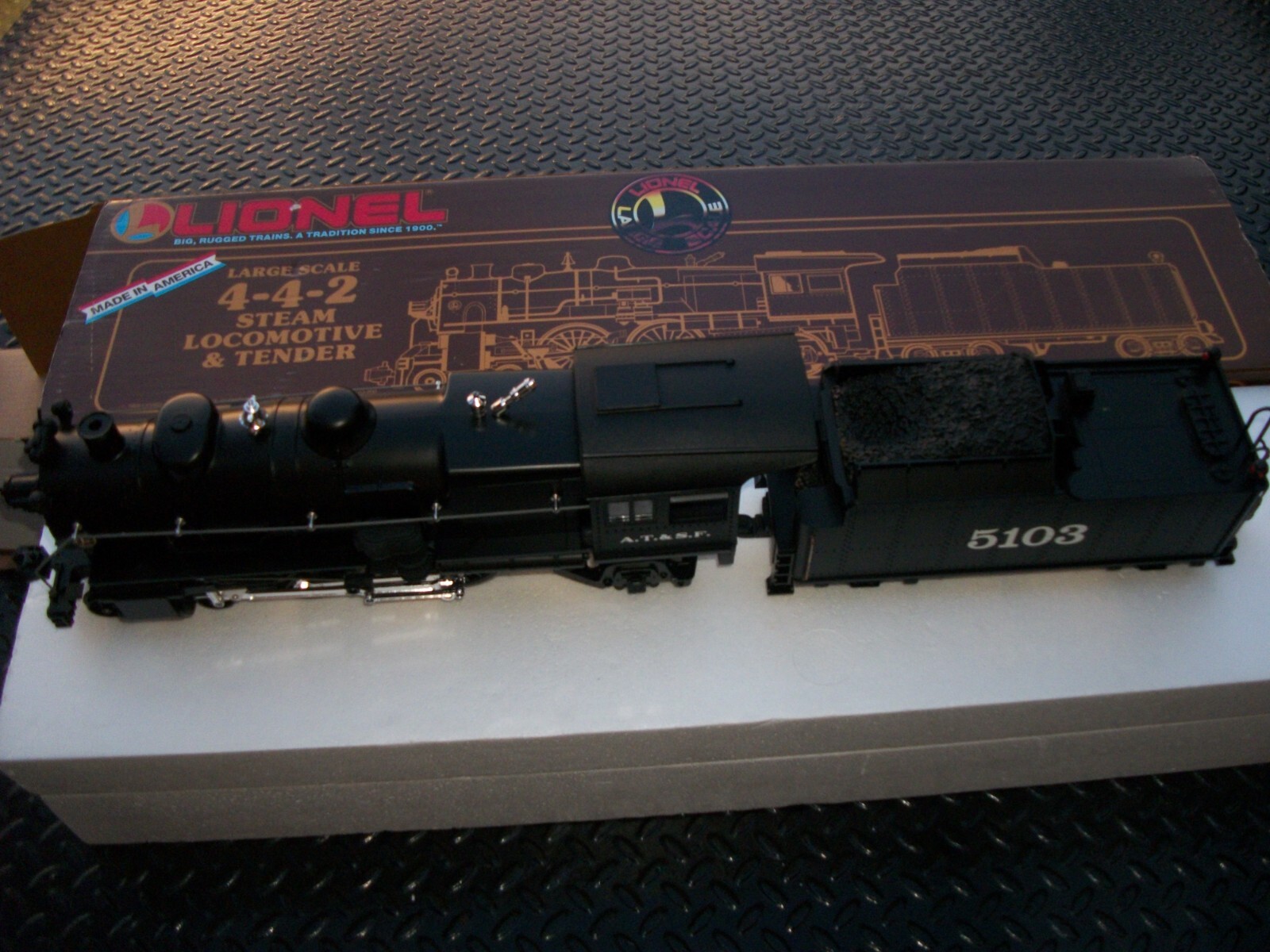 Lionel 4-4-2 Large Scale Steam Locomotive and Tender 8-85103 for sale ...