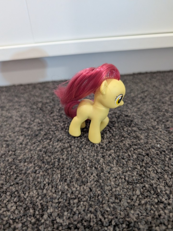 My Little Pony 2011 Apple Bloom Cutie Mark Crusaders. No Cutie Mark ...