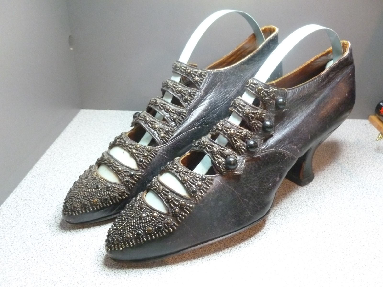 Sorosis Women's Antique Leather Metal Beaded Button Shoes Reg US Pat | eBay