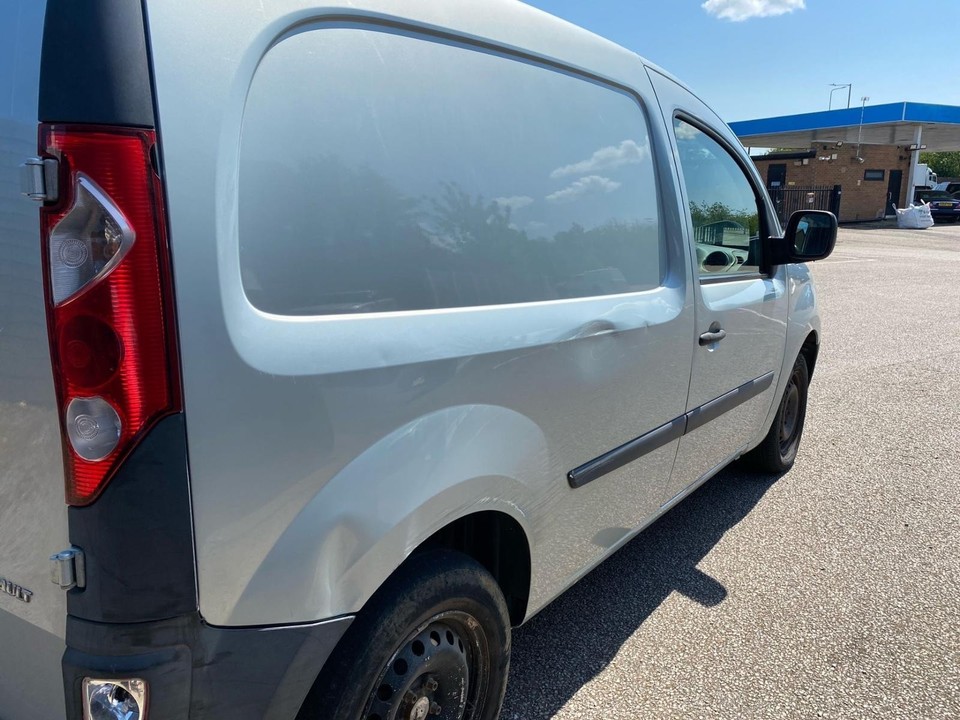 2013 Renault Kangoo ML19dCi 90 Van [Sat Nav/SLD] spares or repairs runs ...