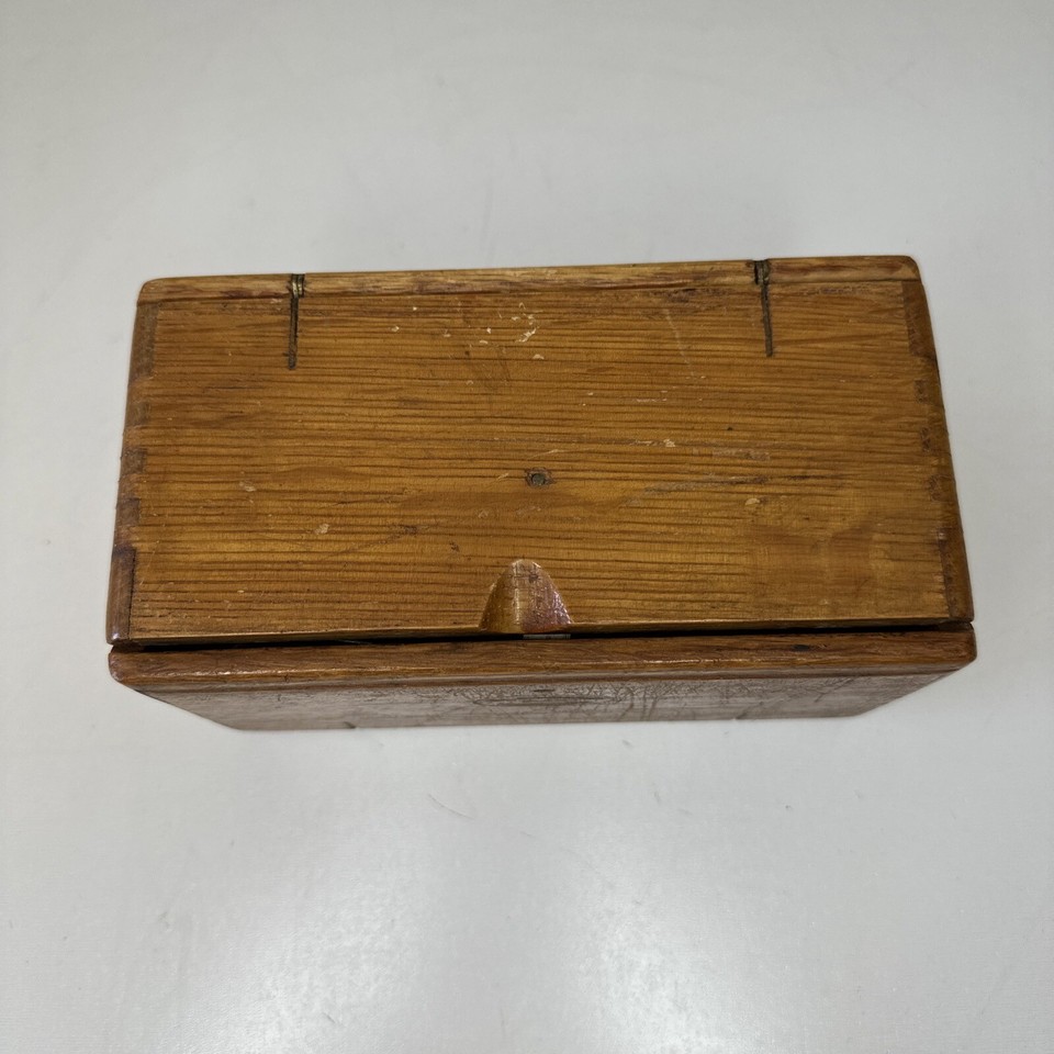 Singer Puzzle Box with Attachments Singer VS Vibrating Shuttle Machine ...