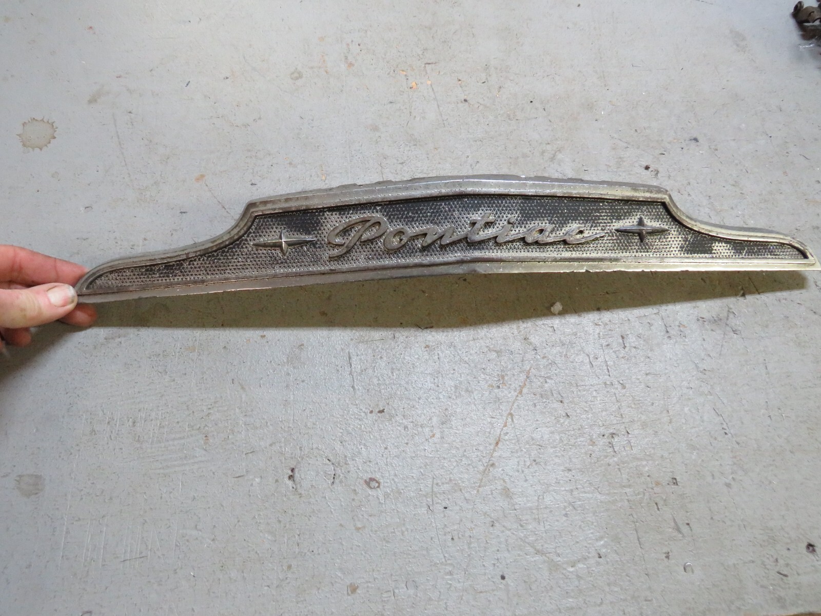 1953 53 Pontiac Hood Emblem 516773 Sedan Convertible Hardtop | eBay
