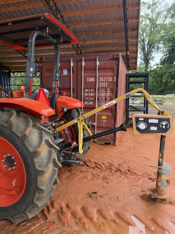 '21 Kubota M7060 tractor 4x4 w/ Loader, Open Station, 8F 8R Shuttle ...