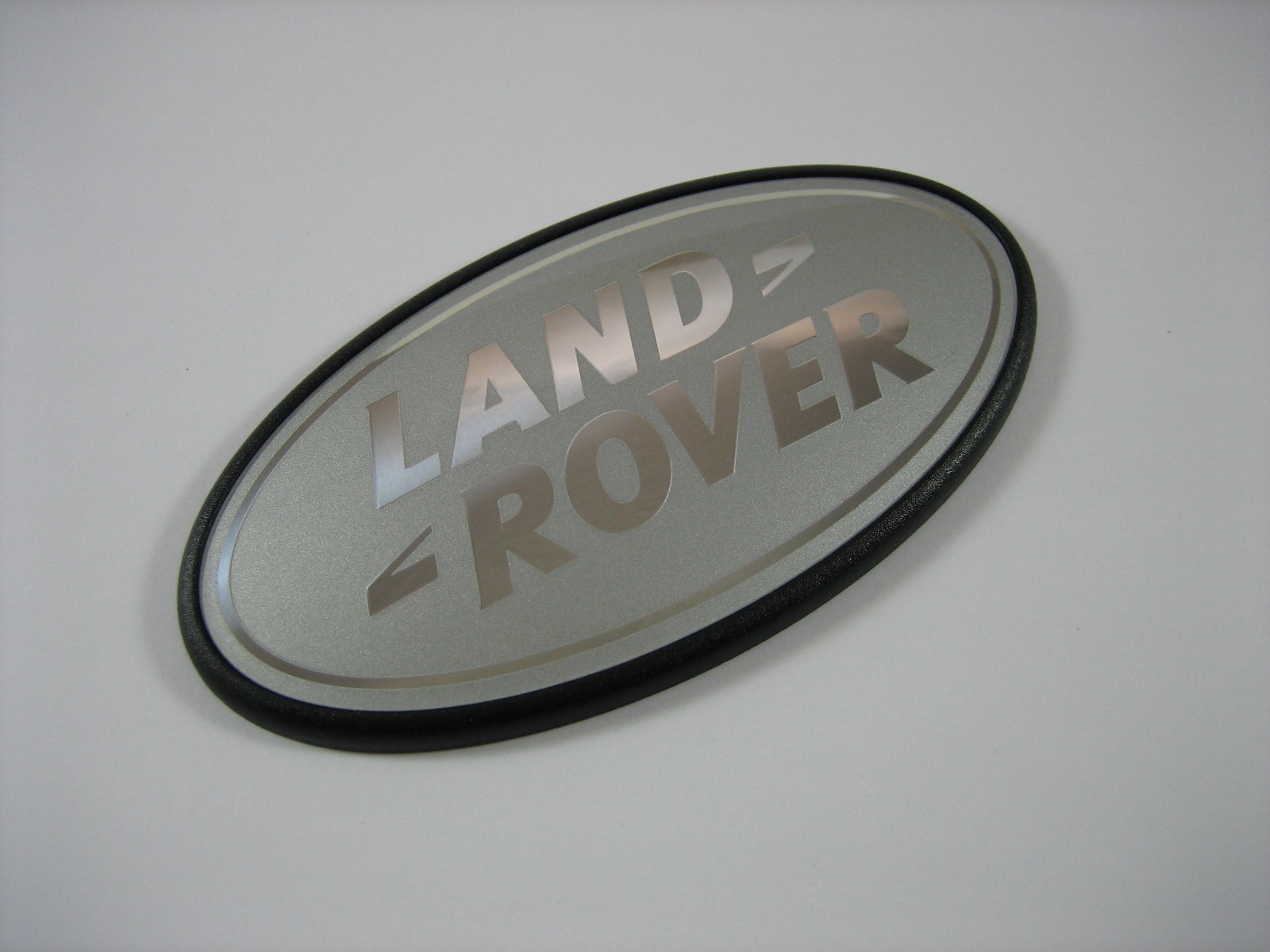 Land Rover LR2 Front / Rear Tail Gate Badge Emblem Silver Oval Logo ...
