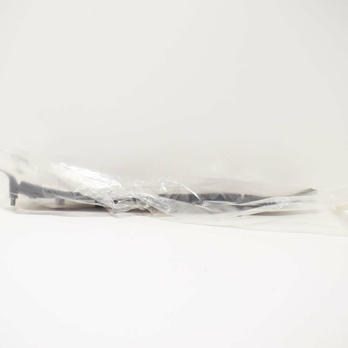 OEM VOLKSWAGEN TOUAREG 7P FENDER FILLER PANEL END PLATE 7P6821112B ...