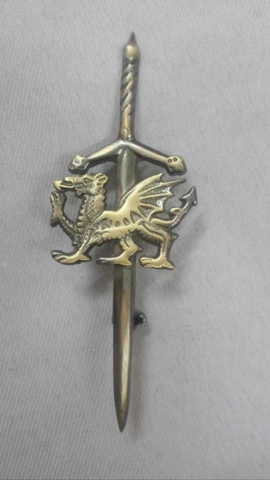 CC Welsh Dragon Kilt Pin 4" Antique Finish/Dragon Welsh Emblem Kilt ...