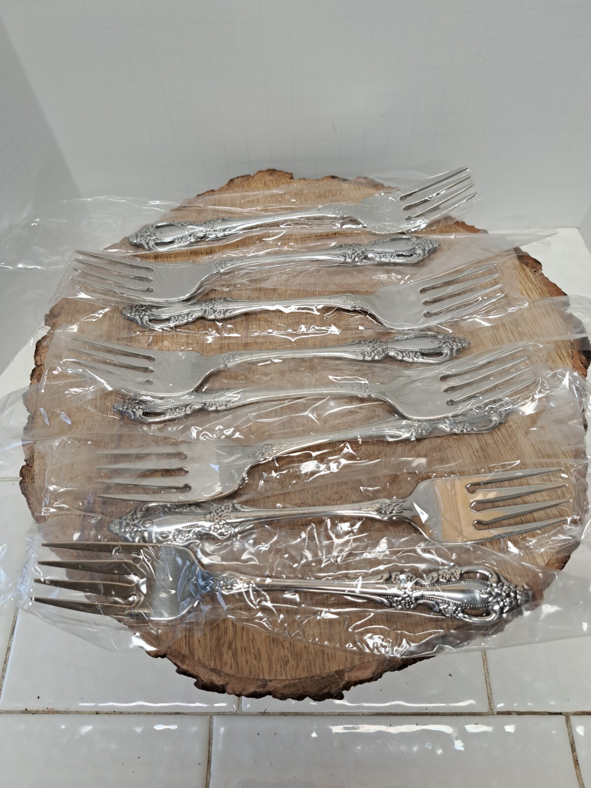 Brand NEW Set of 8 RAPHAEL Distinction Deluxe Stainless Oneida HH Salad ...