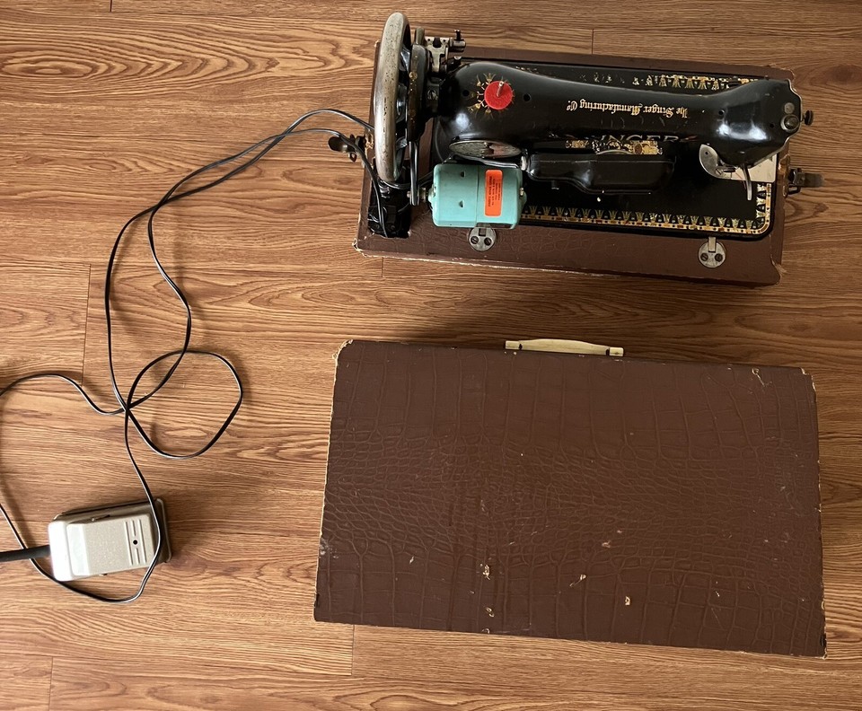 Antique Singer Model 66, 66k Lotus decals Sewing Machine With Case | eBay