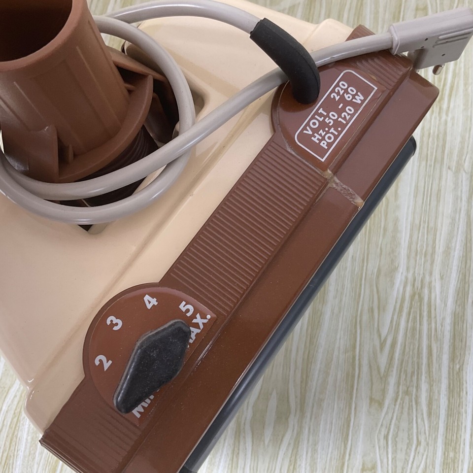 VINTAGE ANNI 70 vacuum UNIVERSAL WONDER HOOVER CLONE BASE BATTITAPPETO ...