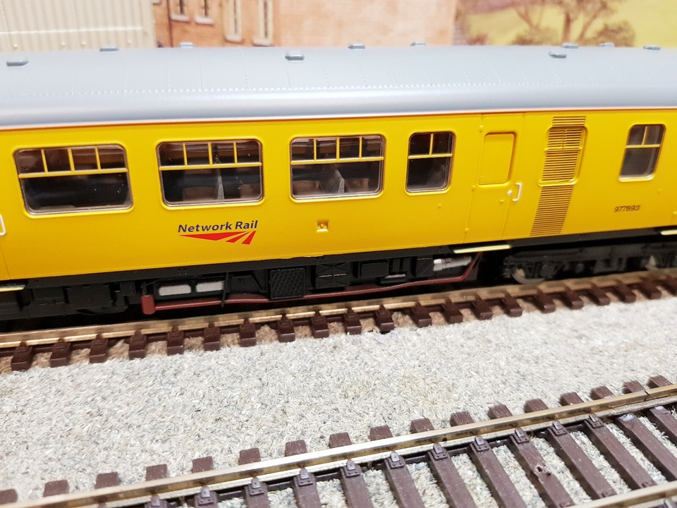 R30195 Hornby Railroad Plus Network Rail Class 960 2-Car DMU "IRIS 2 ...