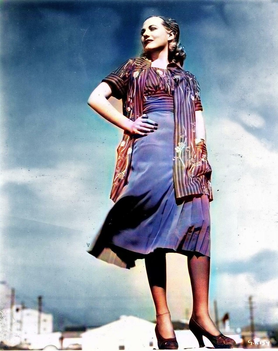 Marlene Dietrich Color