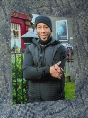 ROGER GRIFFITHS - EASTENDERS -10x8 PHOTO SIGNED - (77) | eBay