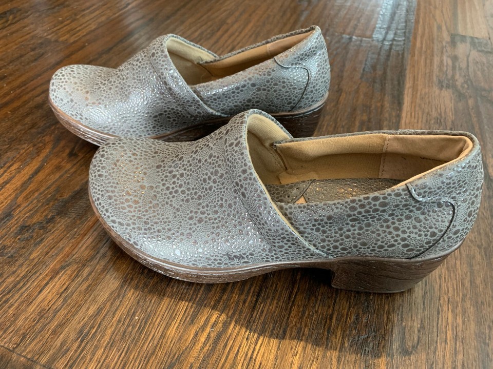 NEW b.o.c. Gray Leather Women's Clogs, Size 9, Closed Toe, Slip On ...
