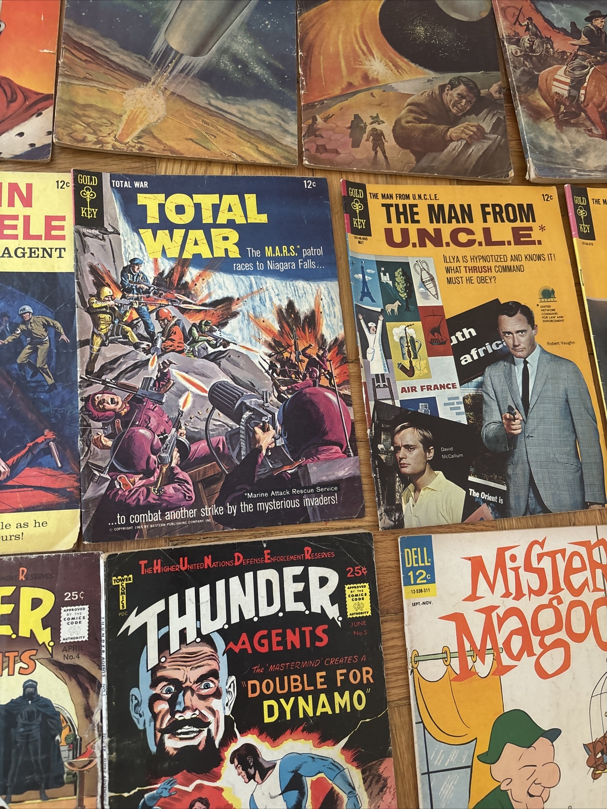 21 VINTAGE COMIC BOOKS- CLASSICS ILLUSTRATED DELL ,GOLD KEY ,TOWER ...