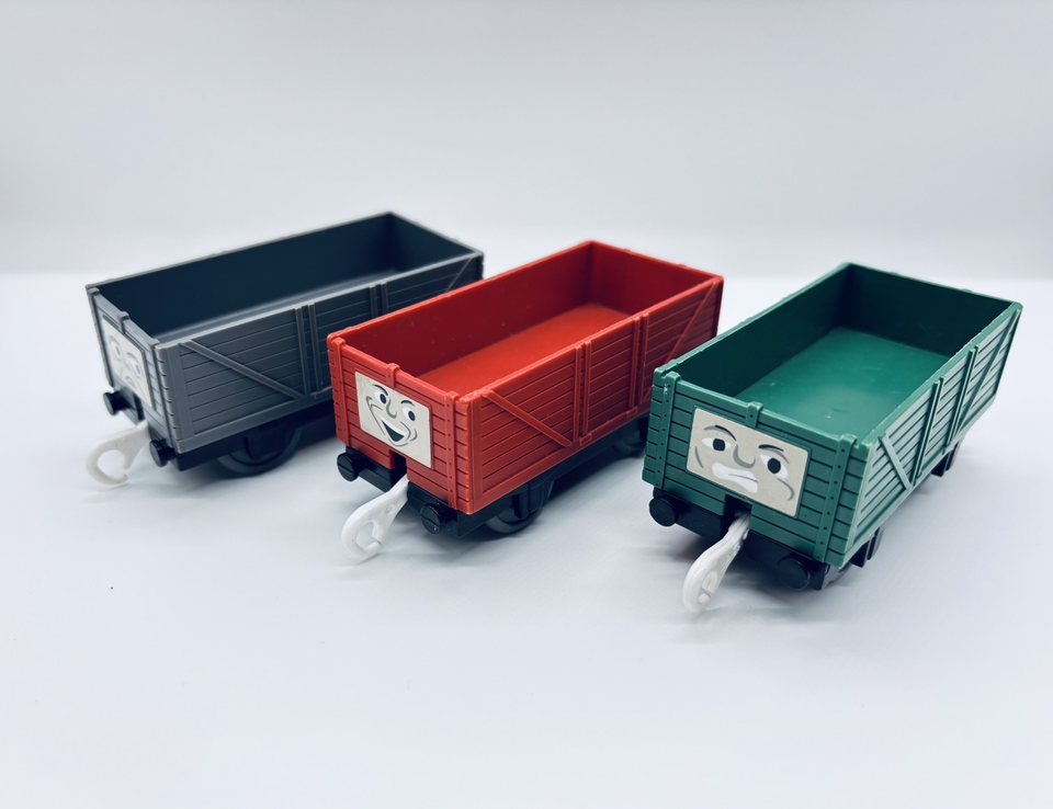 Thomas & Friends TOMY Plarail Trackmaster Oliver Motorized Train Tested ...