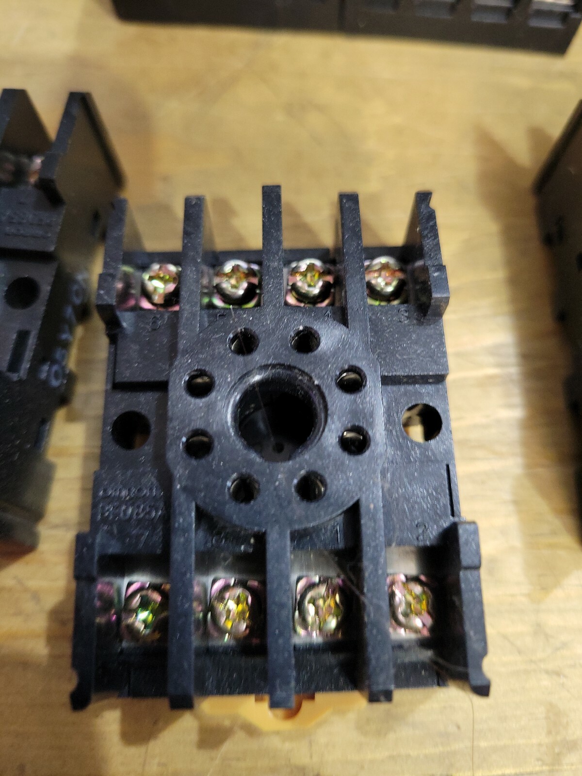 PF-085A OMRON Relay Socket 8 Pin 5 amp 00744 | eBay