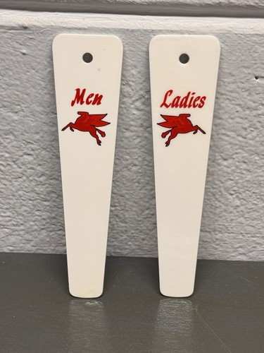 MOBILGAS GASOLINE RESTROOMS KEY HANGER WITH FOBS GAS OIL GARAGE STATION ...