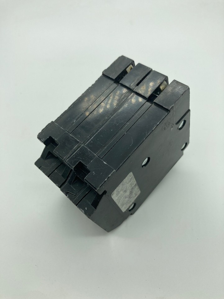 HOMT2020230 Homeline Quad Two 1 Pole 20 Amp One 2P 30 Amp Plug In ...