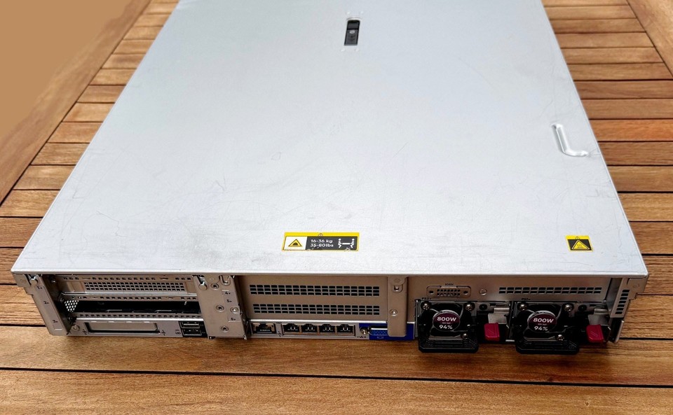 HPE DL380 Gen10 - 2x Gold 6254 - 384GB RAM - 24x SFF - 3x 3.84TB SSD ...