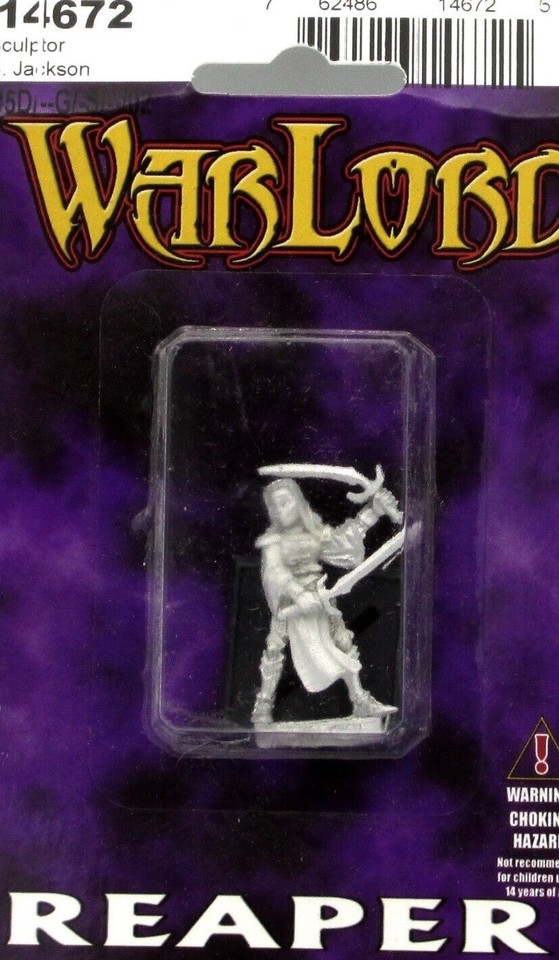 Reaper Warlord 14672 BATTLE NUN, CRUSADER ADEPT HUMAN FIGHTER unpainted ...