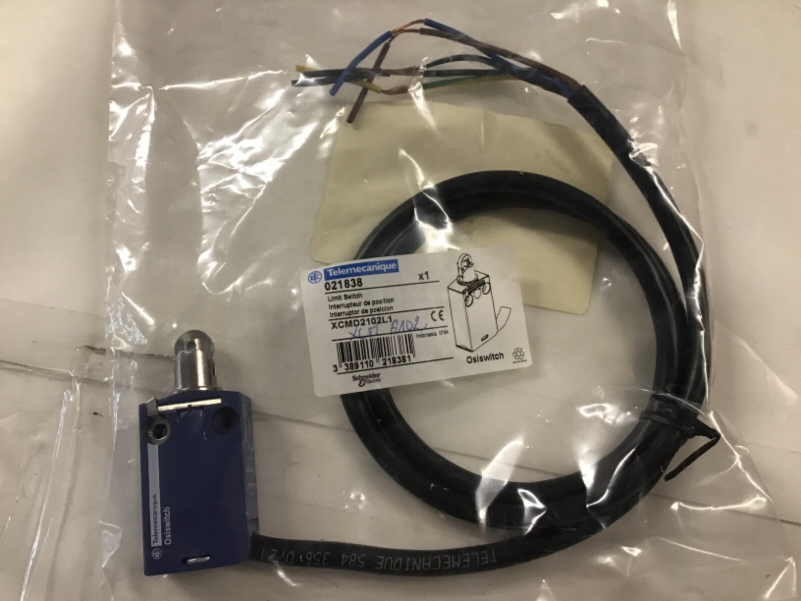 SCHNEIDER ELECTRIC / TELEMECANIQUE - XCMD2102L1 - LIMIT SWITCH (ref121 ...