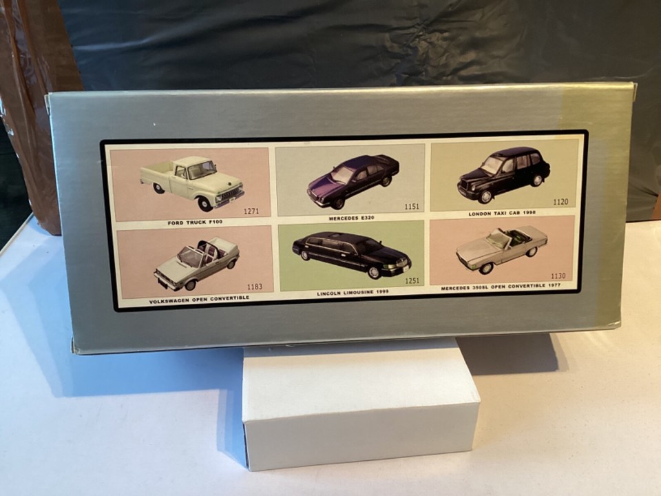 SUNSTAR MODELS - 1998 TX1 LONDON TAXI CAB - 1/18 SCALE MODEL CAR - 1120 ...