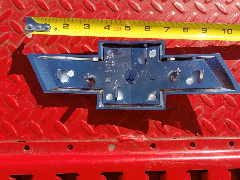 2021-2022 COLORADO FRONT GRILLE "BOWTIE" EMBLEM NEW GM # 84701878 | eBay