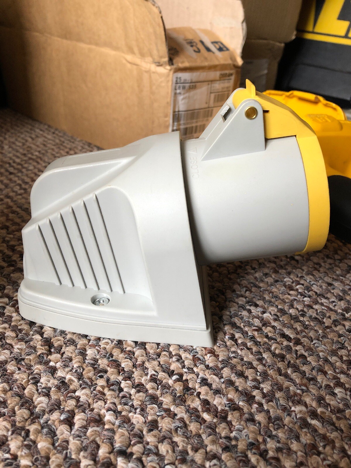 Wall Mounting Commando Socket Outlet 32A 100/110v 2P+E IP44 25mm Knock ...