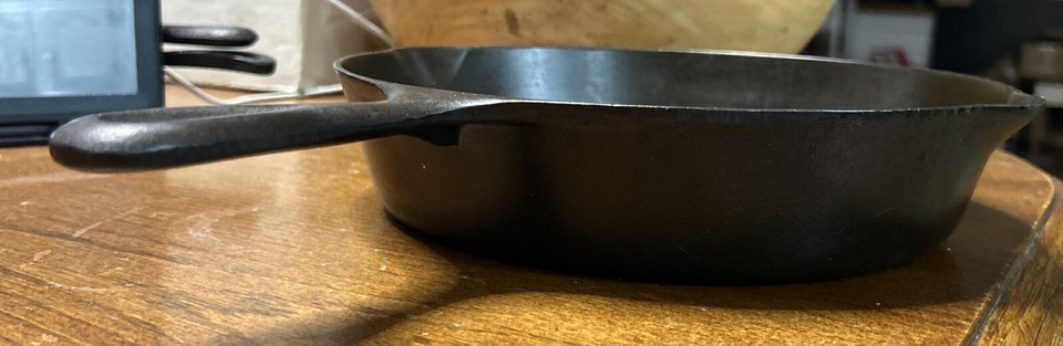 Cast Iron Vintage Favorite Piqua Ware No 8A Cast Iron Skillet | eBay