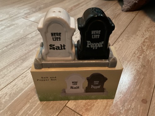 Cracker Barrel Tombstone Salt & Pepper Shaker Set - Ceramic - New in ...