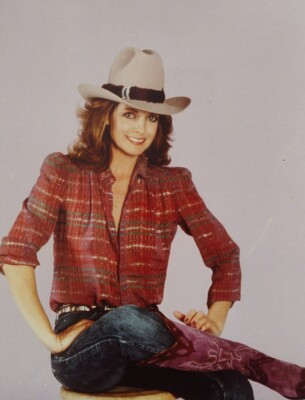 COLOR 8x10 PHOTO LINDA GRAY MODELS INC. DALLAS SUE ELLEN EWING | eBay