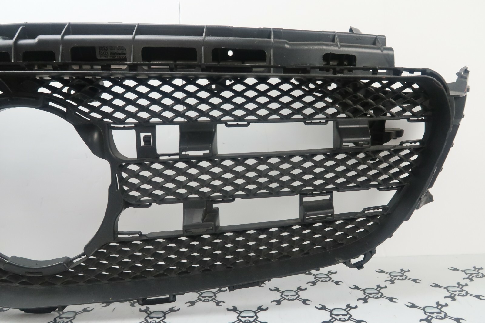 2018 2019 MERCEDES BENZ W213 E CLASS GRILL MESH + GRILL SUPPORT OEM ...
