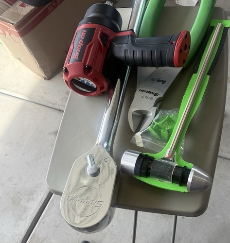 SNAP-ON GIANT DISPLAY TOOLS-Impac Driver, Ratchet, Dead blow Hammer ...