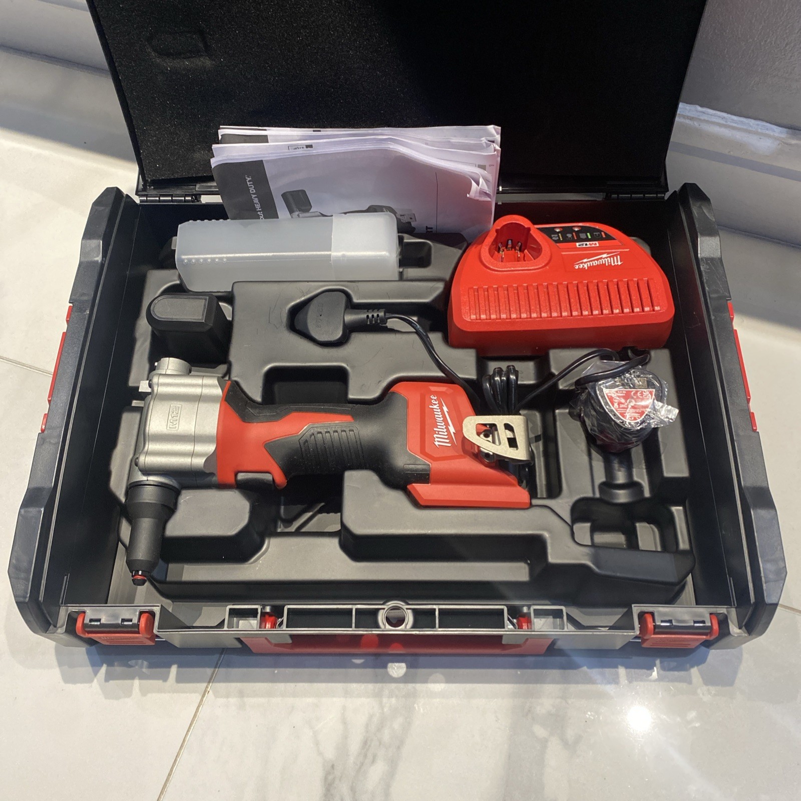 Milwaukee M12BPRT-201X 12V Pop Rivet Gun Cordless Brushless Compact ...