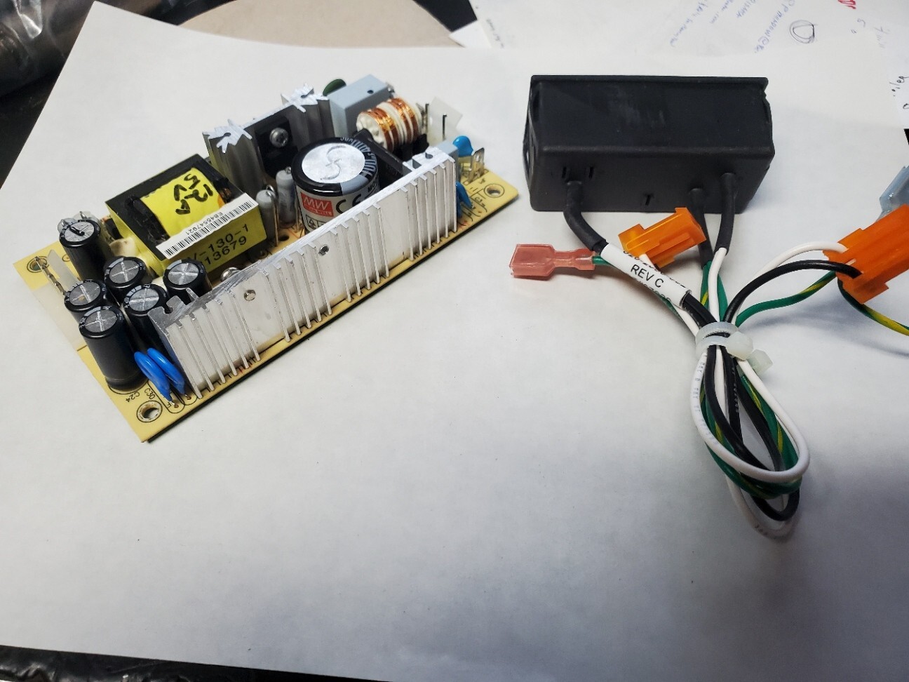 Mean Well 90-264VAC 47-440 in 5VDC 65W 12A out PS-65-R12-VAI Circuit ...