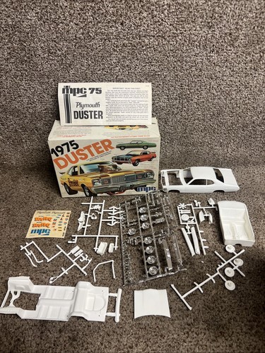 **RARE! *ORIGINAL VINTAGE MPC "1975 PLYMOUTH DUSTER" KIT **COMPLETE ...