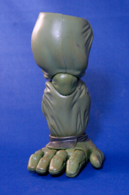 TOYBIZ LEGENDARY COMIC BOOK SUPERHEROES BAF MONKEY MAN RIGHT LEG PART ...