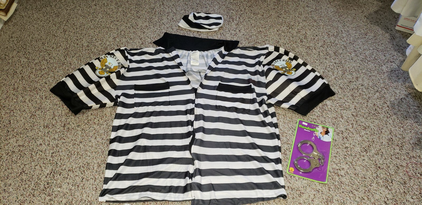 CONVICT PRISONER INMATE ADULT COSTUME SHIRT PANTS CAP HANDCUFFS SIZE XL ...