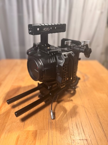 BlackMagic Pocket Cine 6k Camera + Cage, Top handle, V mount , SSD ...