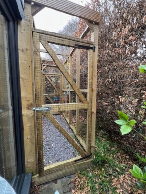 Catio (3 Sided Outdoor Enclosure/Lean-to/Run) for Cat/Dog/Chickens ...