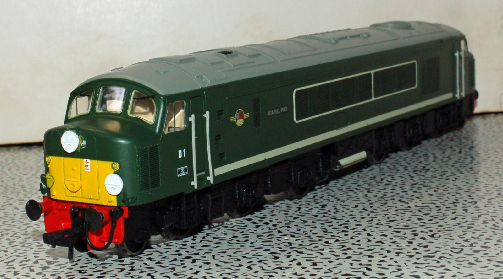 OO Gauge Bachmann 32-650 Class 44 D1 Scafell Pike BR Green LOCO for ...